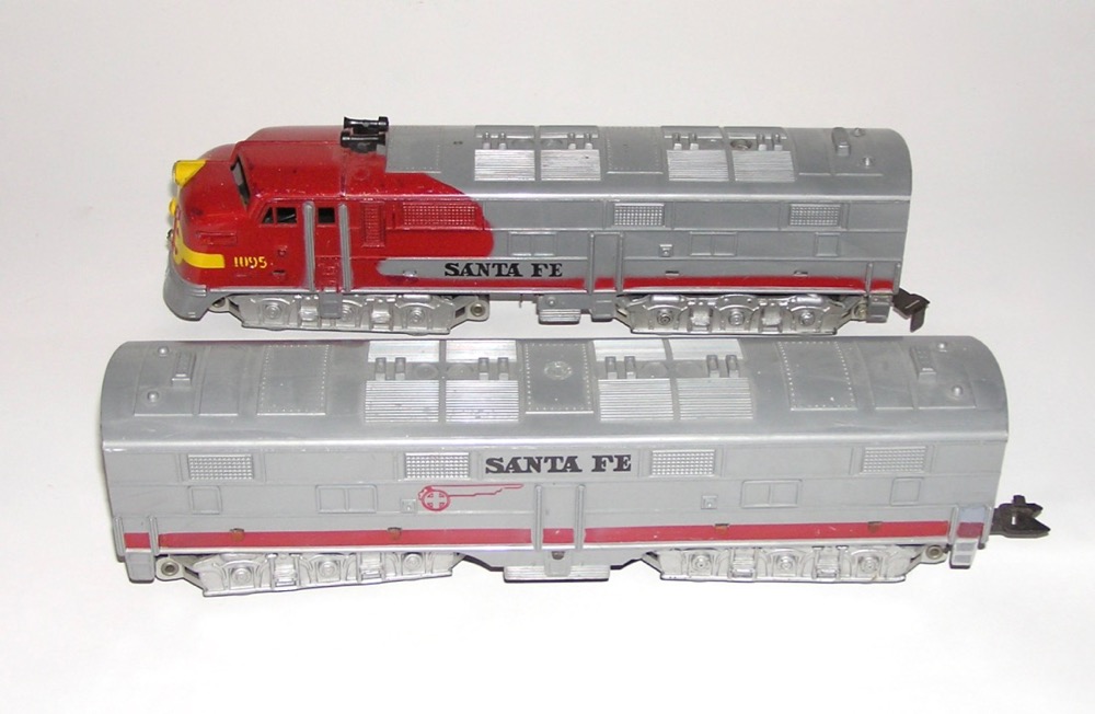 Marx Santa Fe Set # 44564 w/ 1095 Engines (5) Passengers #3197 3152