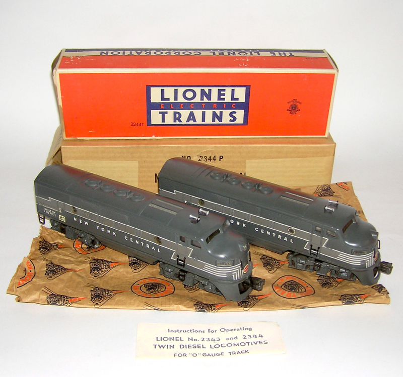 High Grade Lionel Postwar 2344 NYC F3 Diesels AA Units +BOX