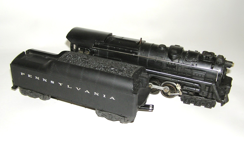 Lionel # 682 Postwar Steam Locomotive w/ 2046W-50 Pennsylvania Tender