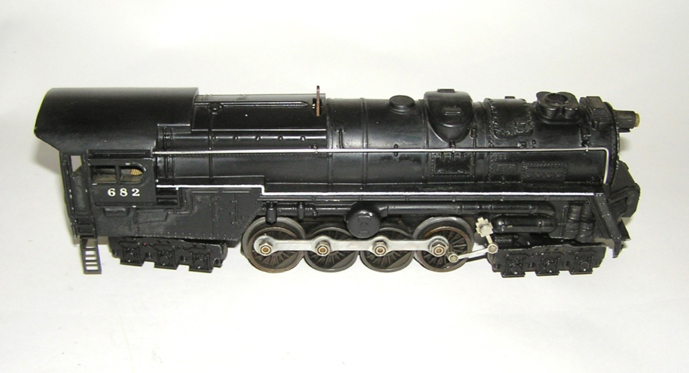 Lionel # 682 Postwar Steam Locomotive w/ 2046W-50 Pennsylvania Tender