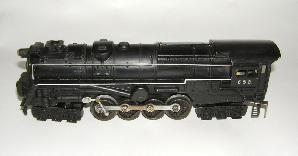 Lionel # 682 Postwar Steam Locomotive w/ 2046W-50 Pennsylvania Tender
